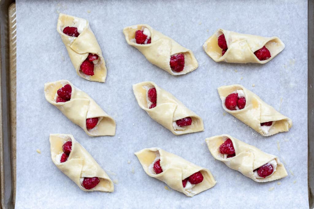 Easy Raspberry Danish with Puff Pastry